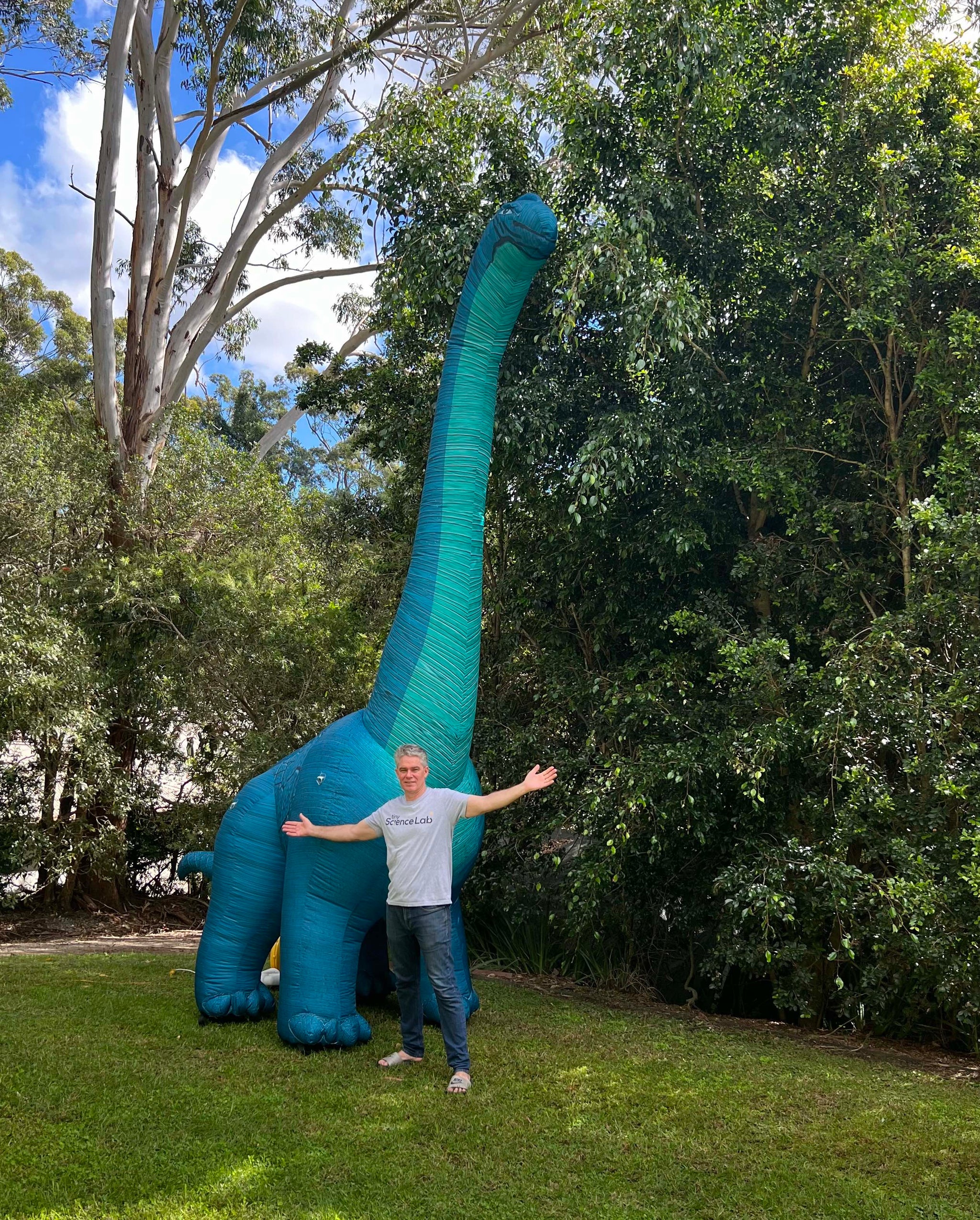 Huge inflatable dinosaur – Tiny Science Lab